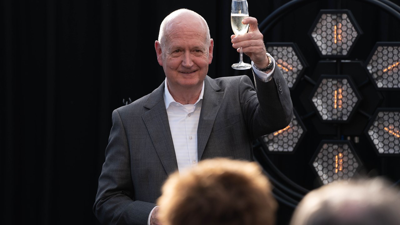 Ruim 4 decennia spoorgeschiedenis: Carel Robbeson neemt afscheid ...